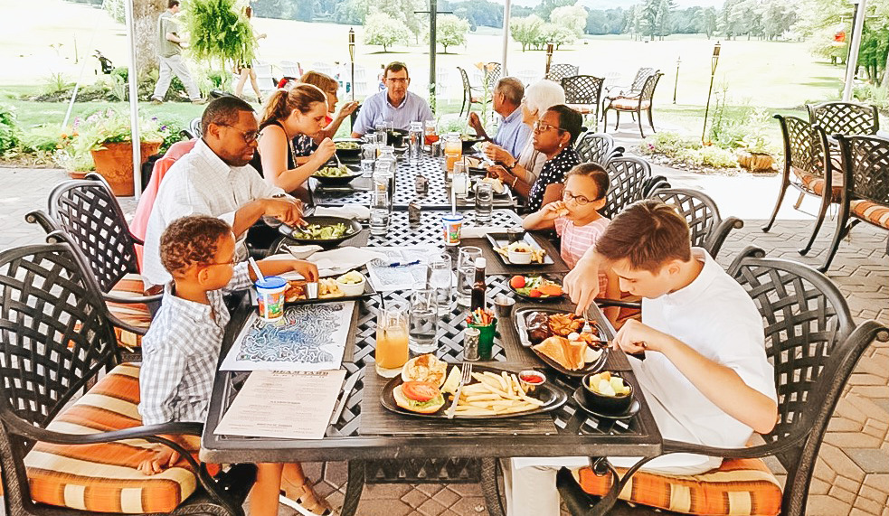 Dining Out With Kids? 5 Secrets to ENJOY Eating Out With Kids